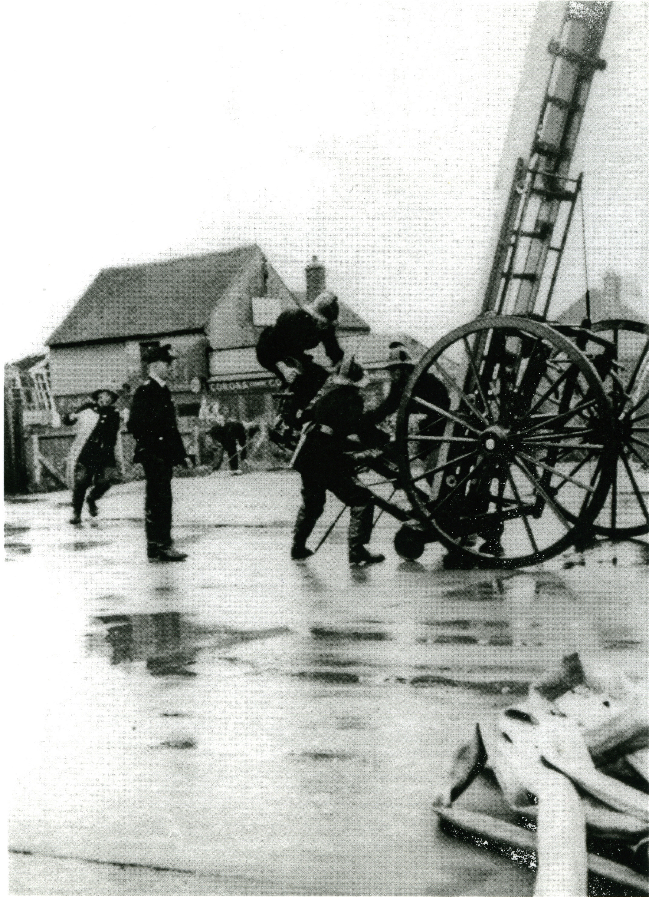 Hadleigh Fire Brigade Exercises in 1955 | Hadleigh Fire Station ...