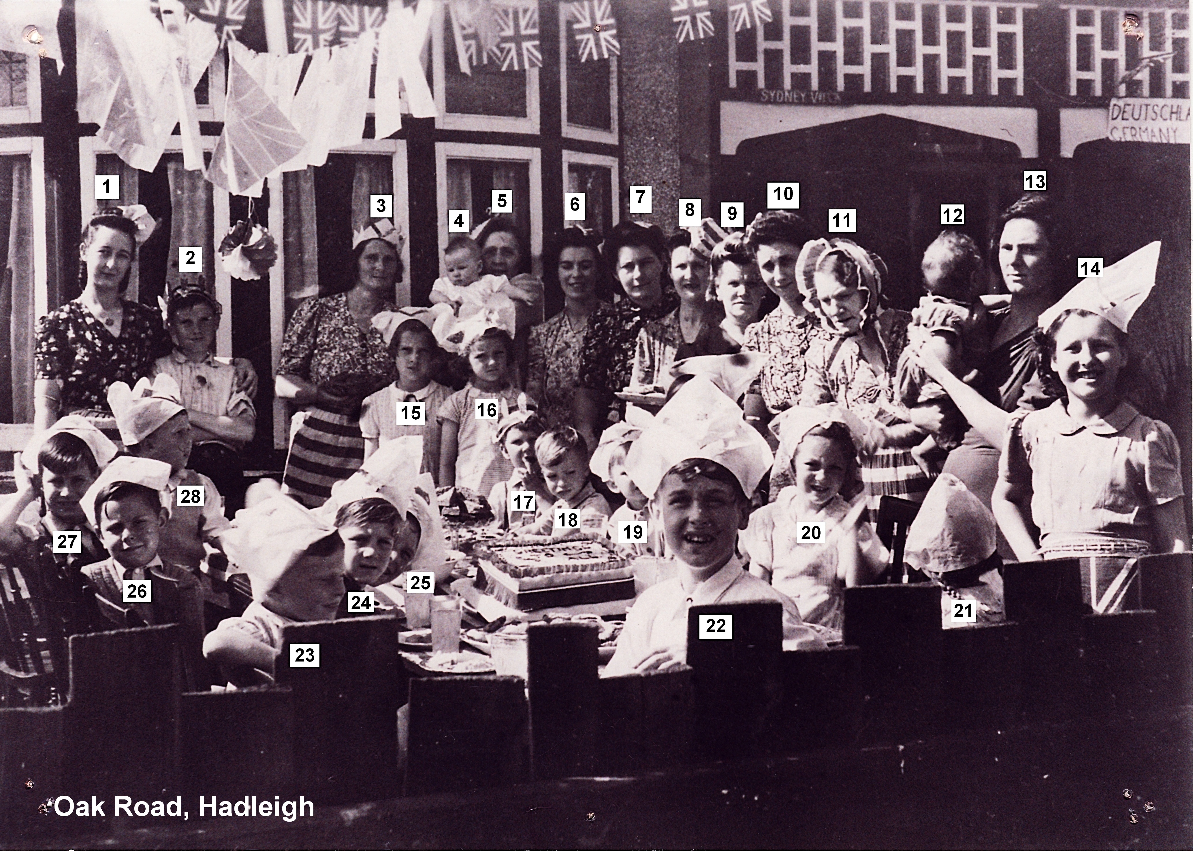 1945 VE Street Party at Oak Road, Hadleigh | WW2 and Victory Parties ...